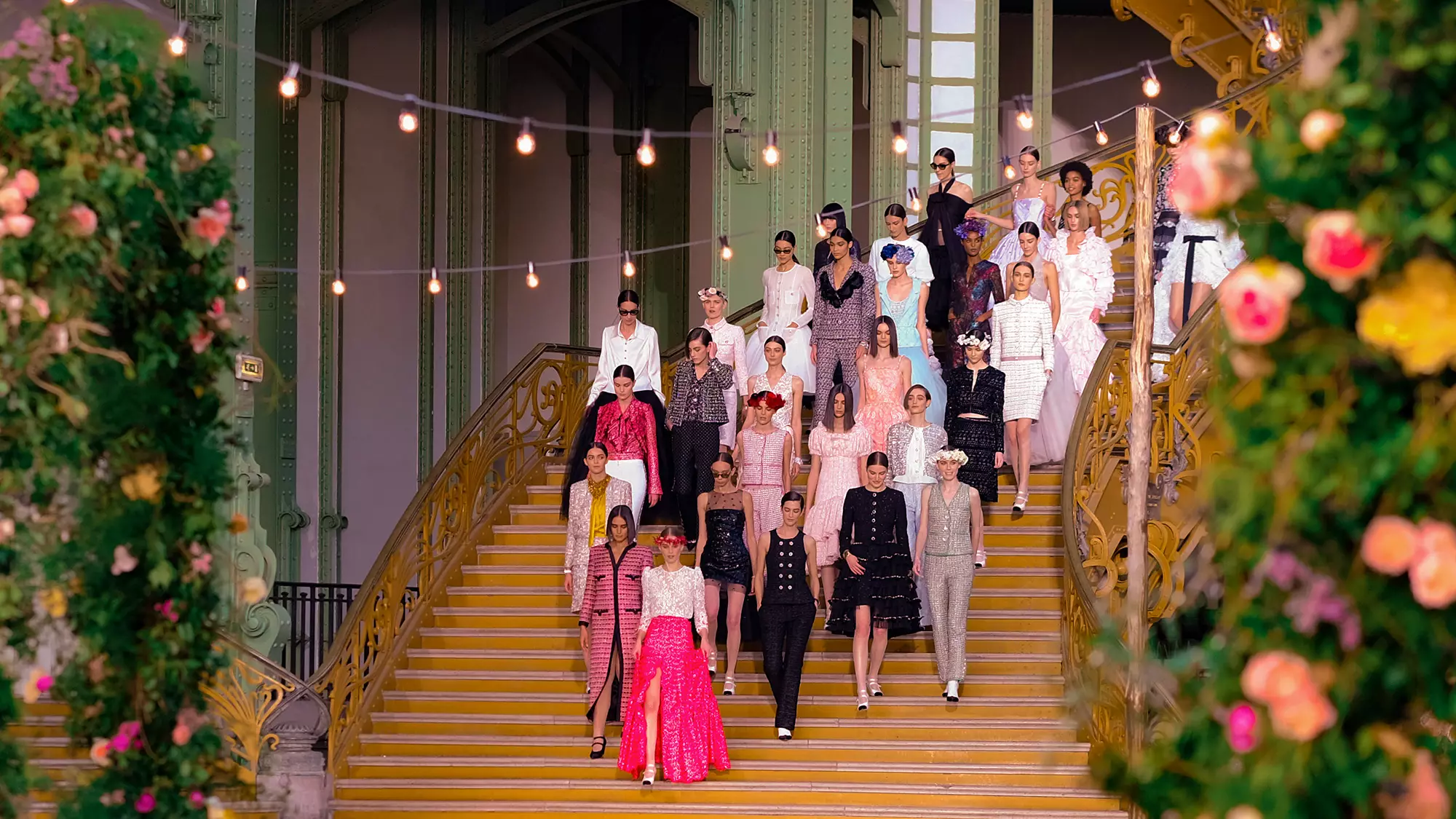 Chanel SS21 Haute Couture: volani, šljokice i nevjesta princeze koja jaše