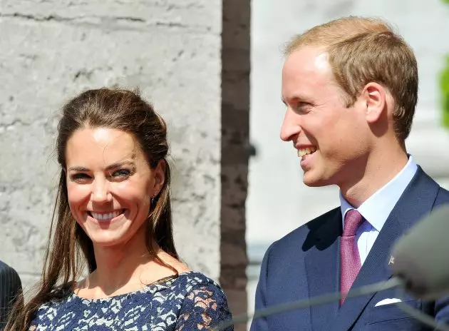 Prince William te kraze yon règ kle lè li te pwopoze Kate Middleton