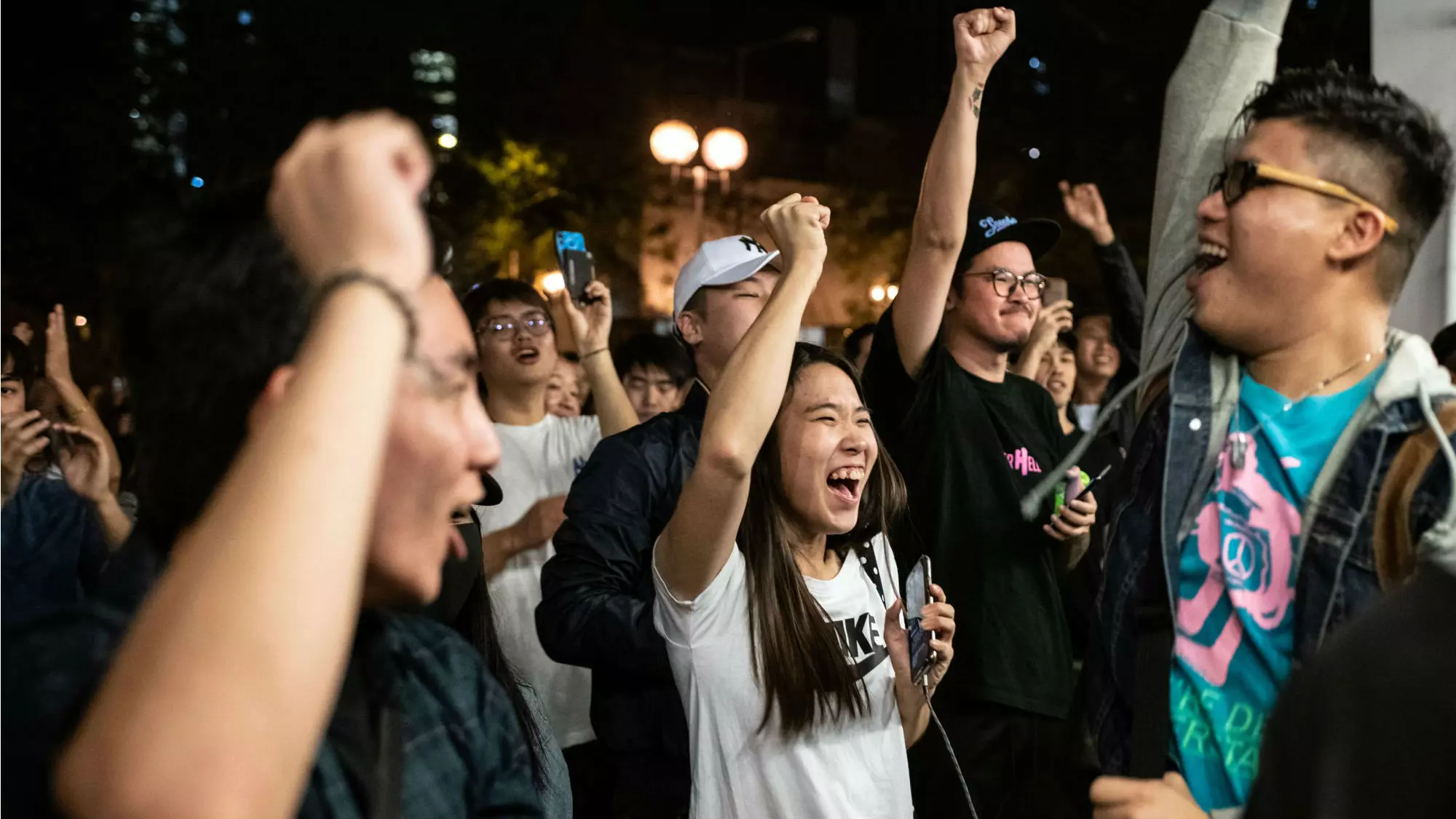 As candidatas a favor da democracia gañan apoio nas eleccións de Hong Kong