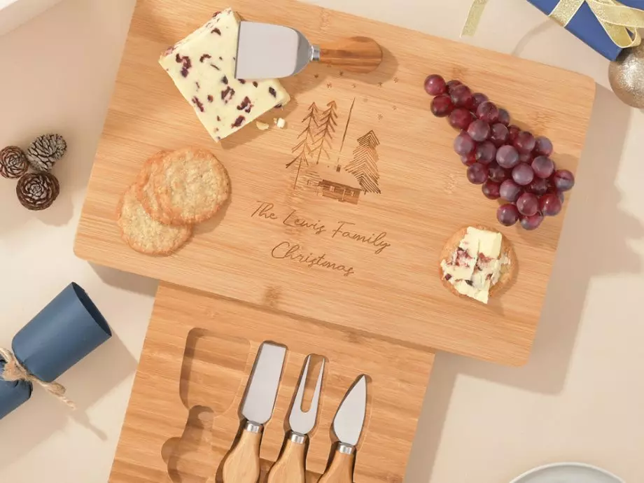 Tau txais tus kheej tus kheej daim duab plaub cheese board