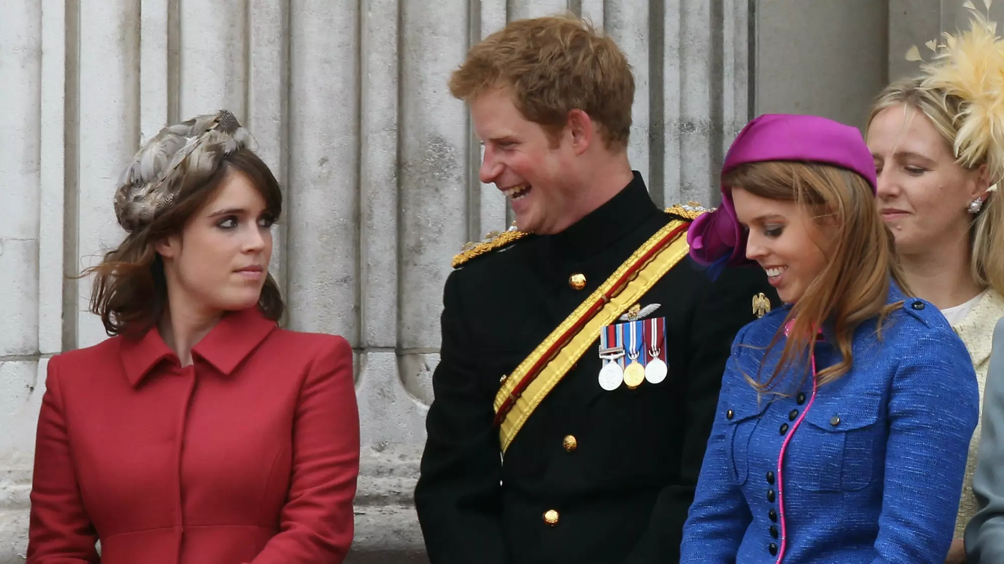 ハリー王子は、ユージェニー王女のケンジントン宮殿のコテージを覗き見しました