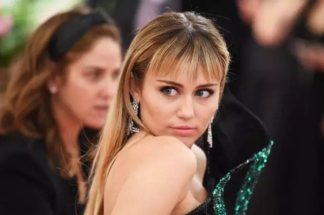 Miley Cyrus je upravo objavila vrlo iskreno izvinjenje
