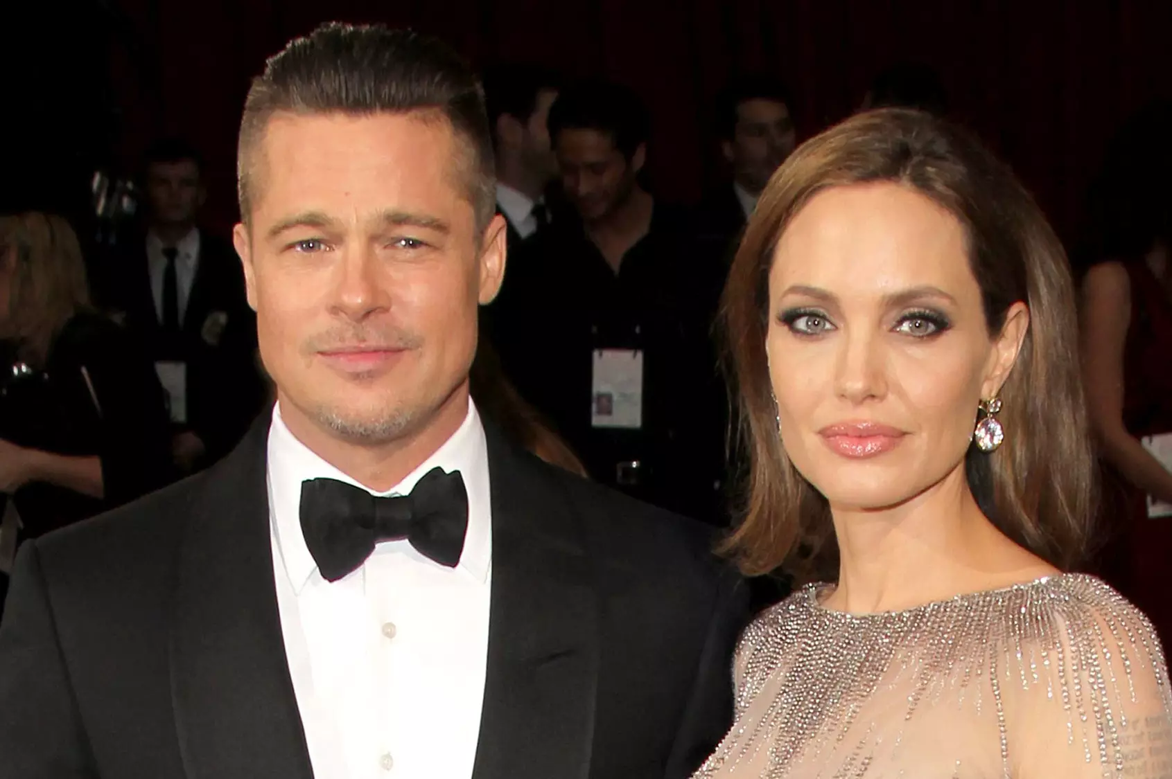 Angelina Jolie nyní oficiálně nechala jméno Brada Pitta