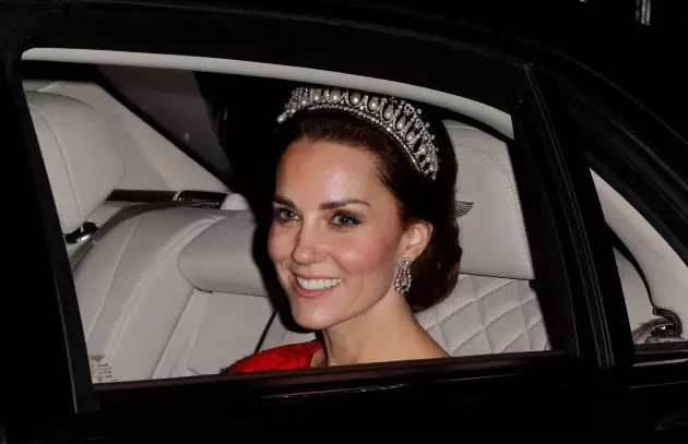 Kate Middleton 'afite ejo hazaza h'ubwami mu ntoki'