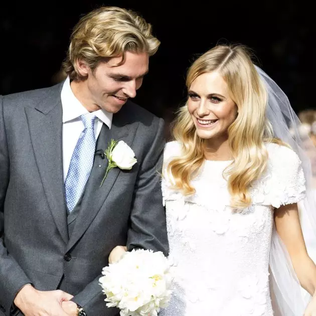 Stíleanna gruaige bainise Poppy Delevingne