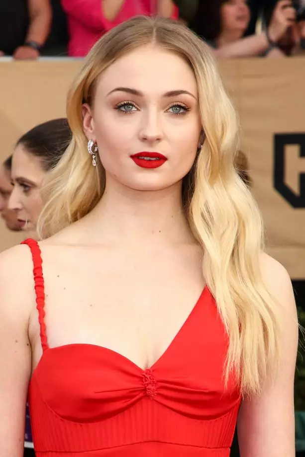 Gaya rambut kawinan Sophie Turner