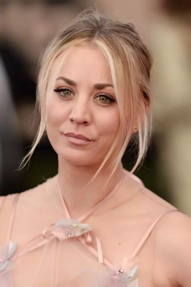 शादी के केशविन्यास Kaley Cuoco