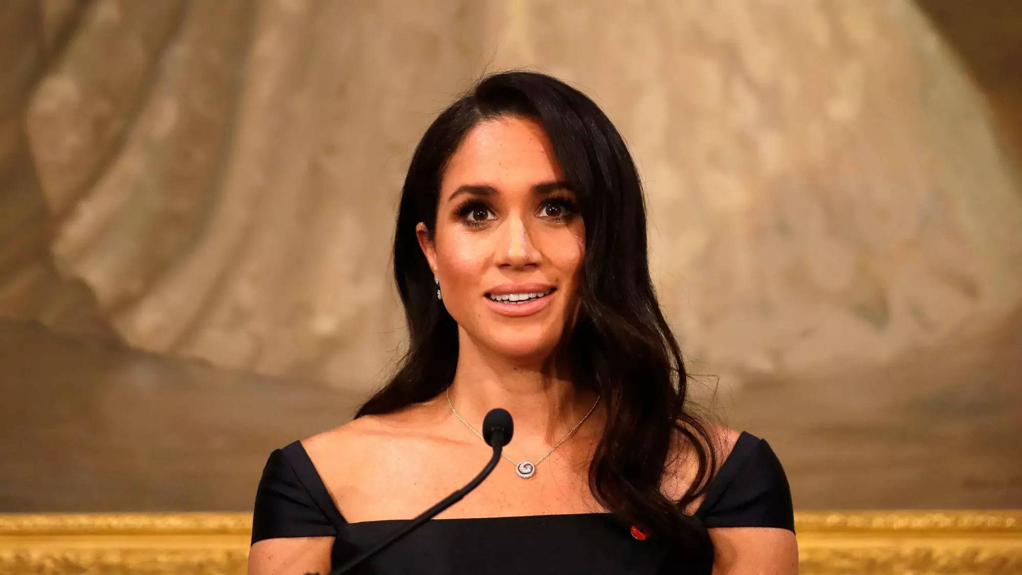 ຜູ້ຊ່ວຍສ່ວນຕົວຂອງ Meghan Markle ໄດ້ລາອອກແລະທຸກຄົນສັບສົນ 16994_1