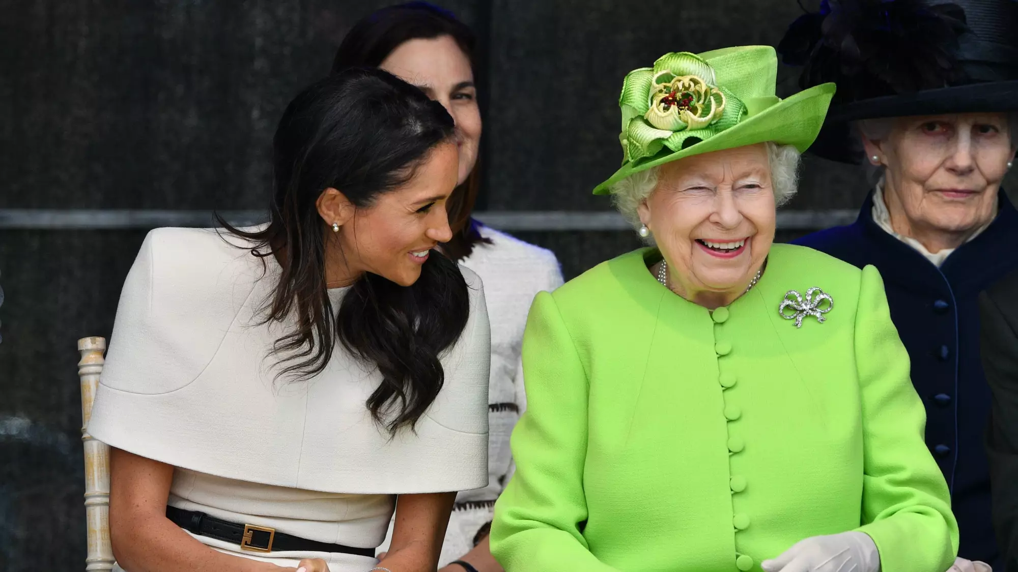 Esta es la regla de la hora de acostarse que Meghan Markle debe seguir cuando se queda con la reina 17019_2