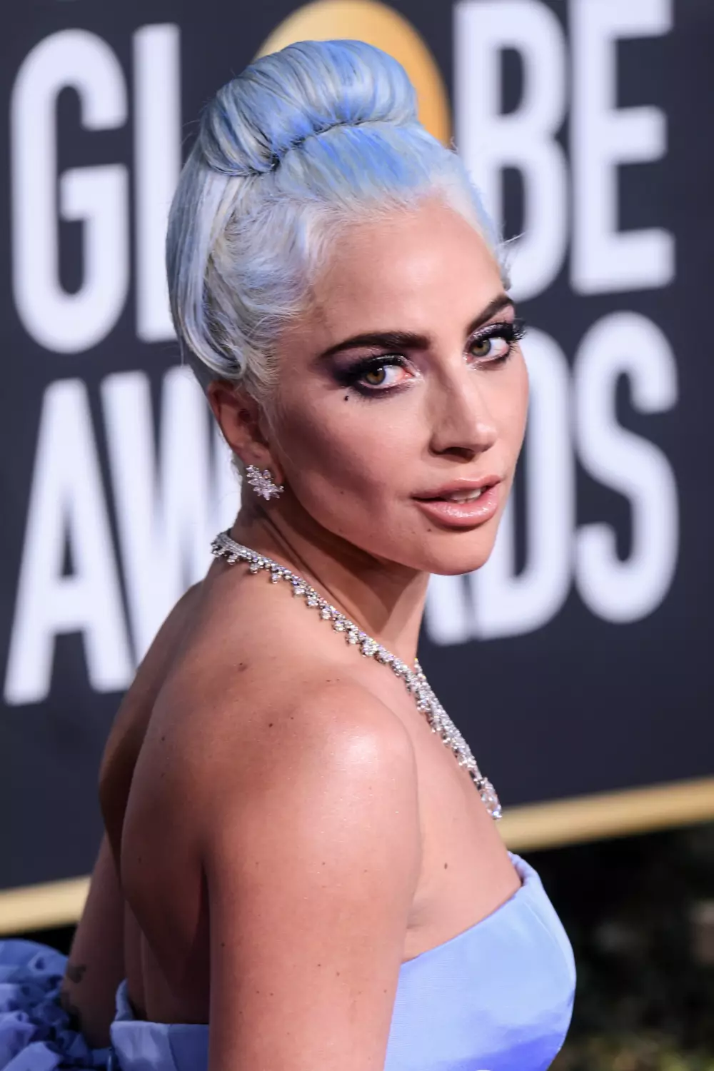 Golden Globes 2019 Hair & Beauty: лучшие образы знаменитостей 17179_1