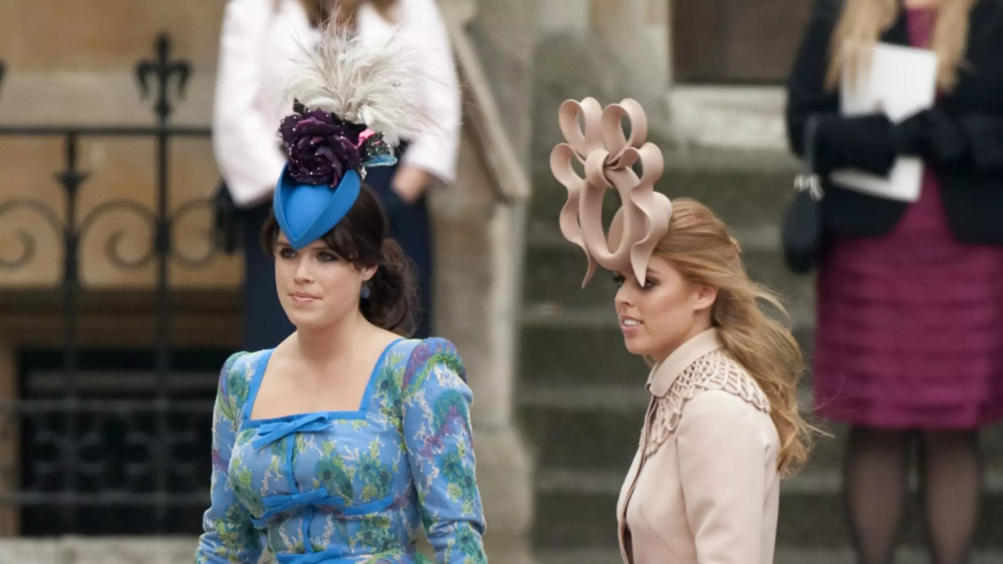 A princesa Eugenia e a princesa Beatriz abren sobre chorar despois de Fascinator-Gate 18054_1