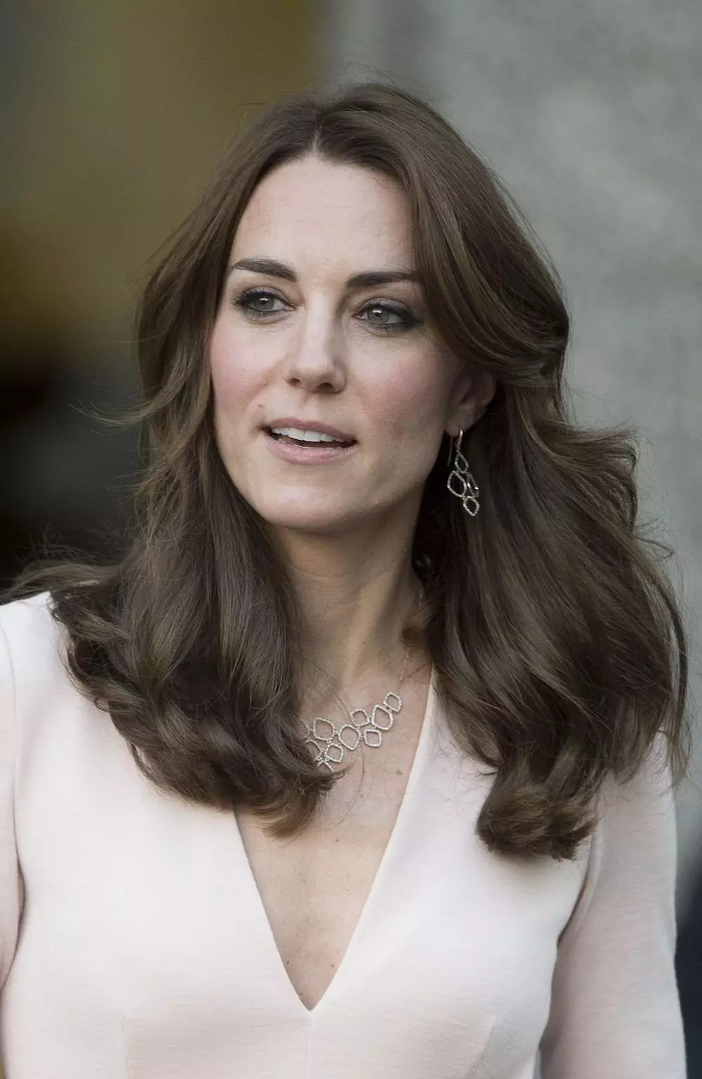 Kate Middleton auskari