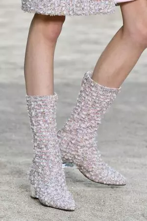 Kaia Gerber, Tweed Boots And A Paige Boy. Hier is 7 dinge wat ons liefgehad het by Chanel Couture ... 18511_3