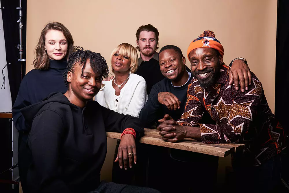 Dee Rees con el elenco de Mudbound