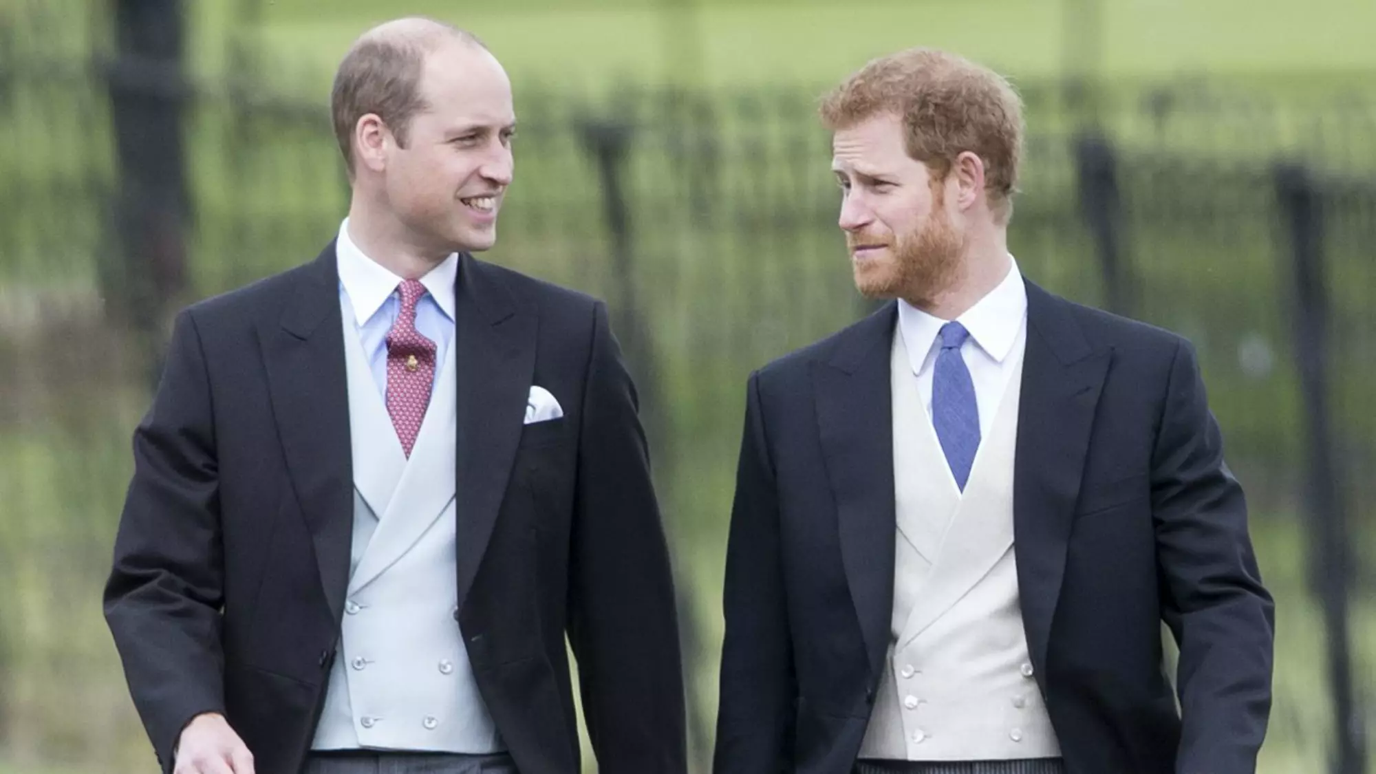 Princ William a princ Harry si vyberú sochára, aby si pripomenuli princeznú Dianu