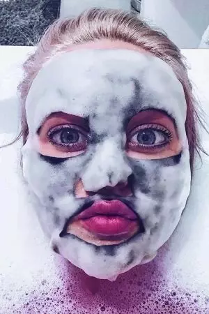 Čistící bublinková maska, kterou potřebuje váš rozparcelovaný obličej 21190_1