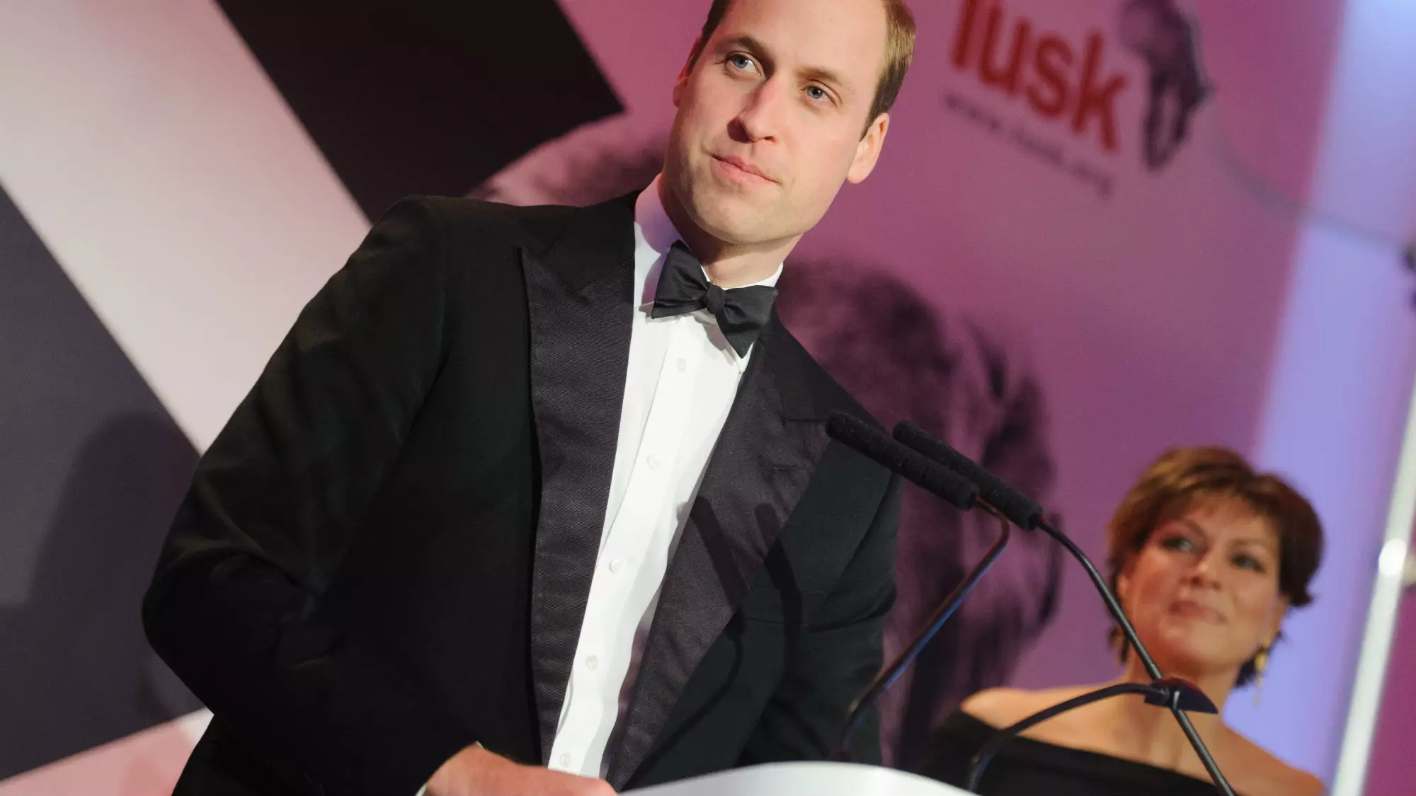 Prințul William vorbind la un eveniment Tusk
