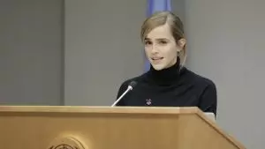 एम्मा वॉटसन यूएन में बोल रही हैं।