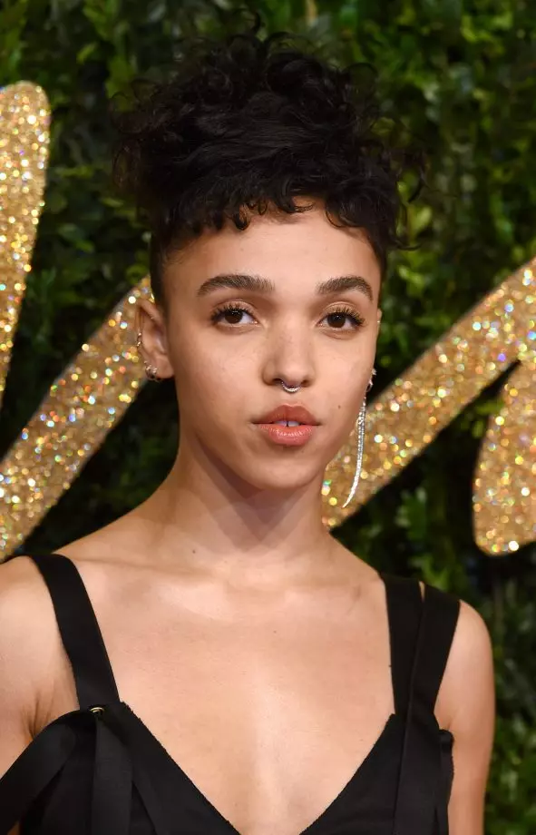 د FKA Twigs د ښکلا ارتقاء