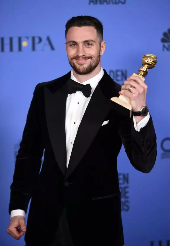 ganador de los globos de oro aaron tayor johnson