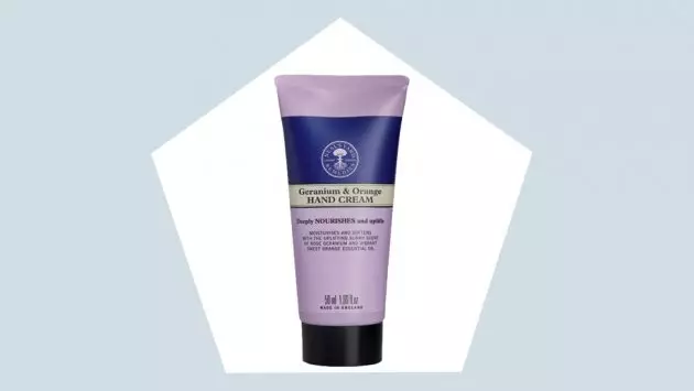 Gratis Neal's Yard Remedies handkräm värd 10 £ med May Marie Claire 23933_2