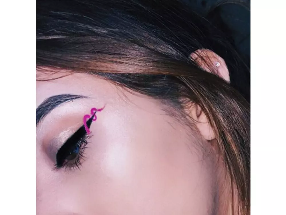 Ribbon eyeliner osvaja Instagram 24504_1