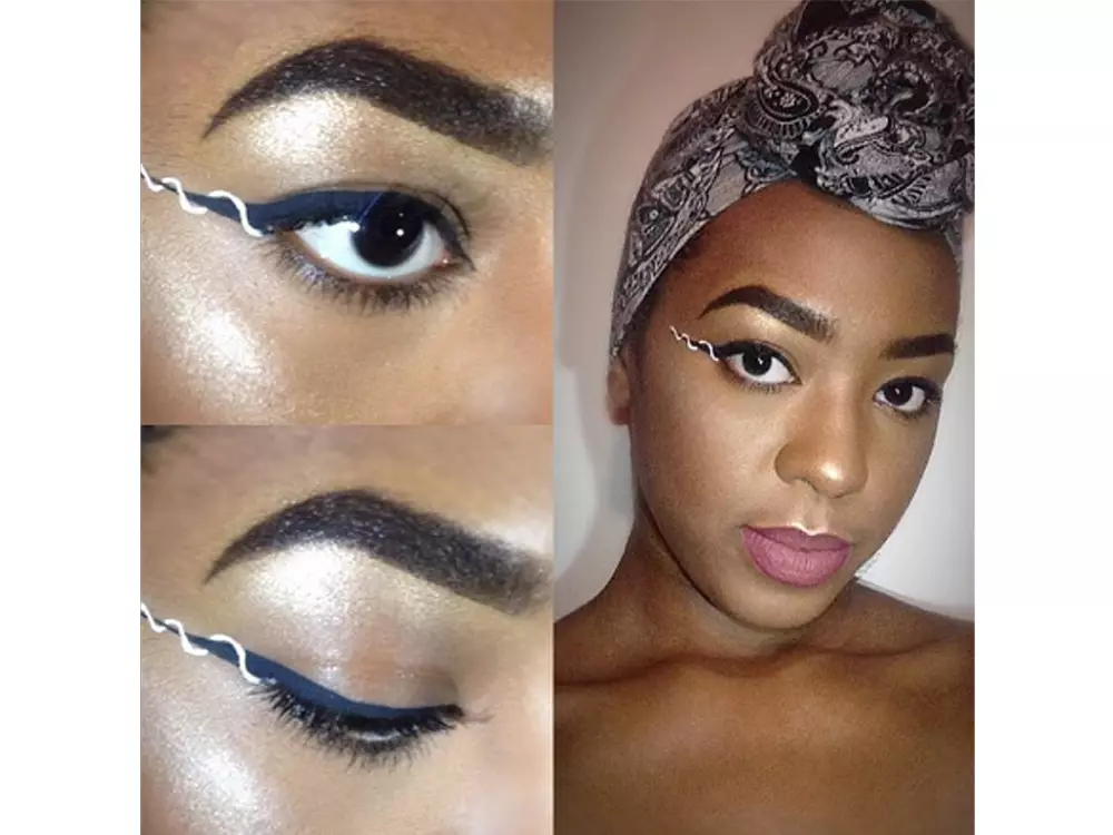 Agasanduku ka Eyeliner karimo gufata Instagram kumuyaga 24504_2