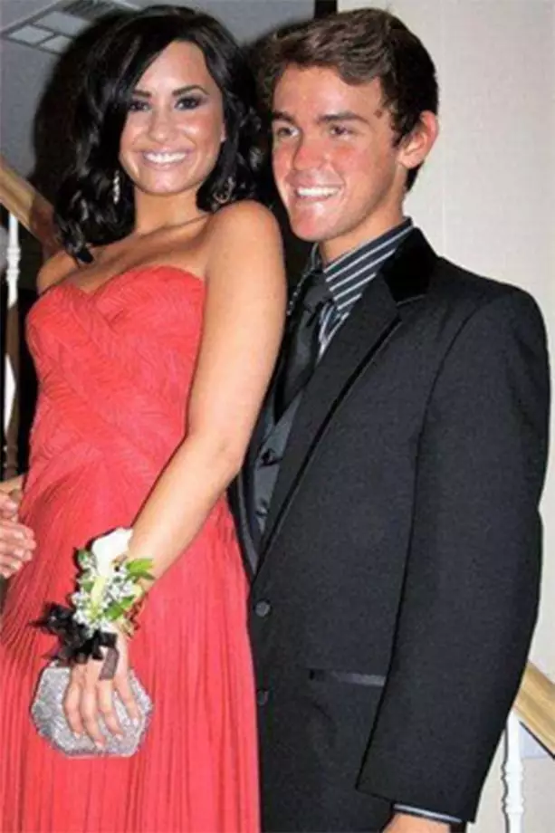 Demi Lovato prom Photo.jpg