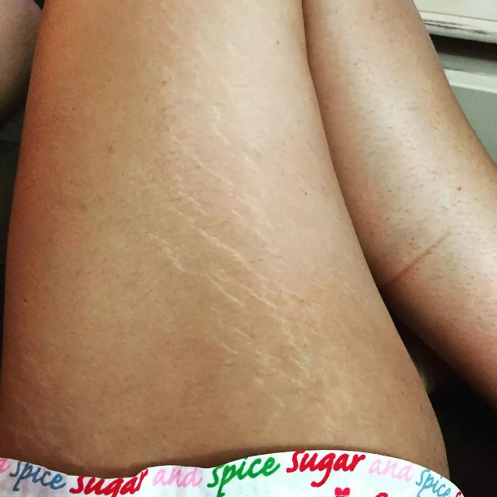 #ThighReading – wszystko, co musisz wiedzieć o trendzie czytania z ud 26338_3