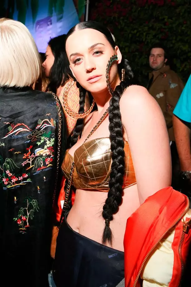 Katy Perry 2015 saor in aisce
