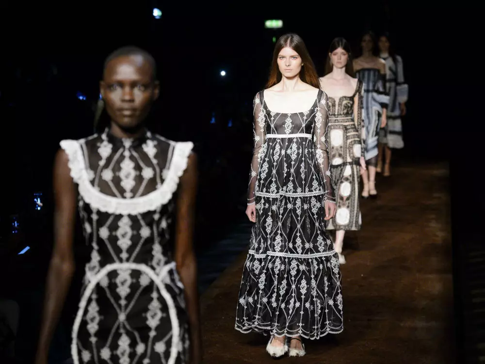 Erdem SS16 Fashion Show Collection Pictures 26691_4