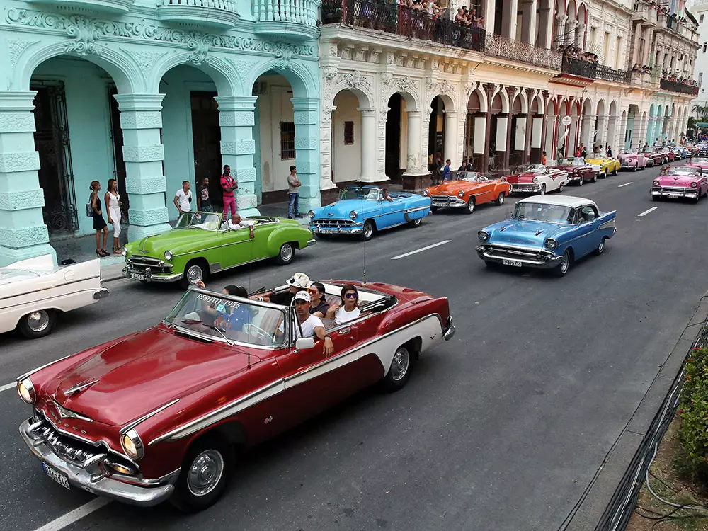 Chanel Cruise 2017 Fashion Show muHavana, Cuba: Karl Lagerfeld Anopa The Pre Spring 2017 Show 27084_2