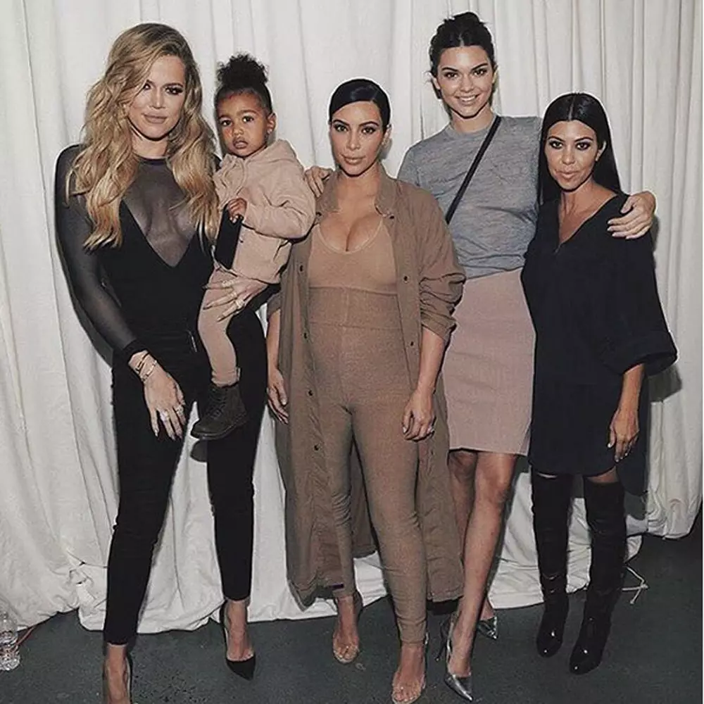 Kanye West Tu'uina atu Yeezy Season 2 Collection, Kim Kardashian ma North West 'auai 27193_1