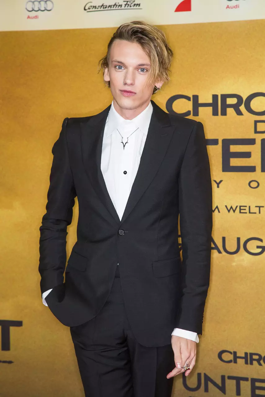 តារាសម្តែង Jamie Campbell Bower: អ្វីដែលអ្នកត្រូវដឹង 27437_6