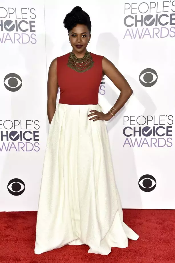 People's Choice Awards 2016 Red Carpet Photos