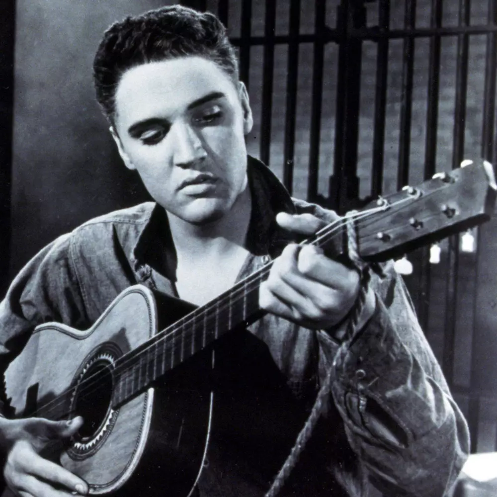 Kitara e Elvis Presley-t shitet për 184,000 £ 27575_2