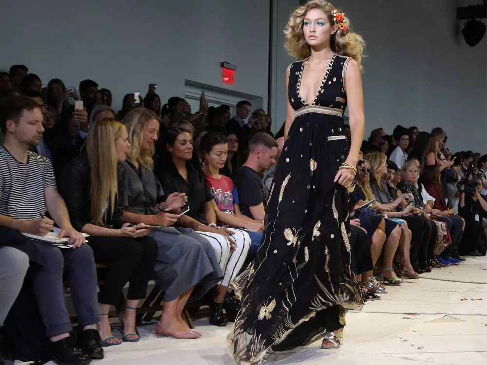 Diane von Furstenberg: Ang Highlight sa New York Fashion Week (Hangtod karon) 27629_2
