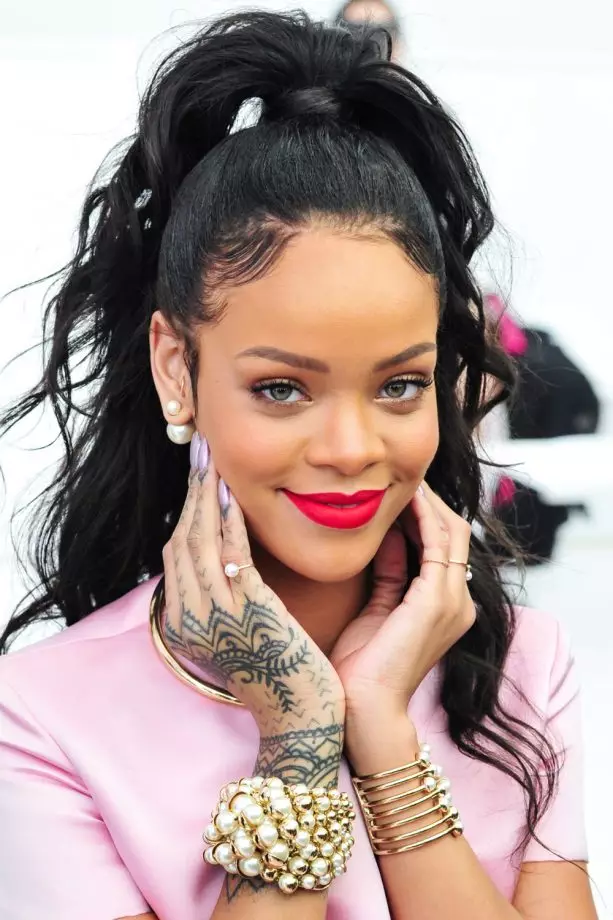 rihanna lipstick launi