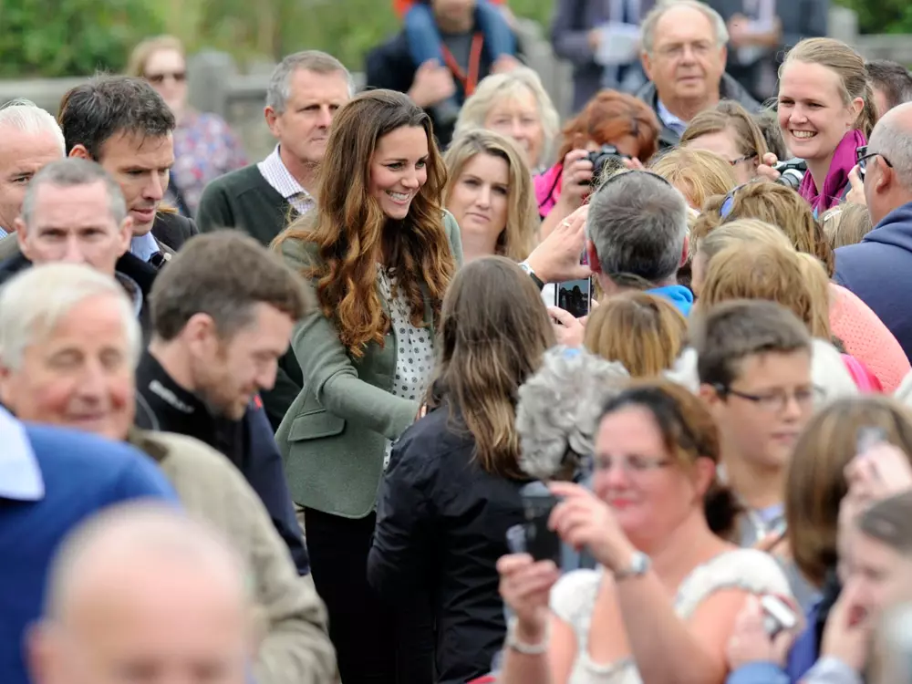 Kate Middleton meghosszabbítja szülési szabadságát, amikor megszületik a királyi baba 29050_1