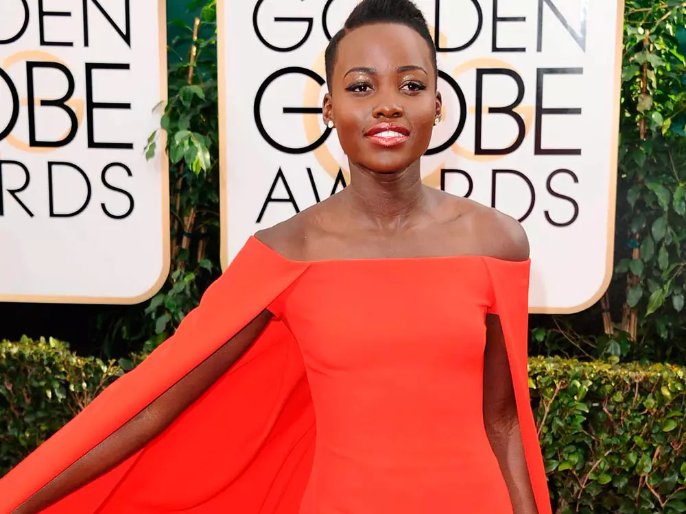 Gitagna ni Henry Holland ang Golden Globes nga Red Carpet Dress Trends 29549_1