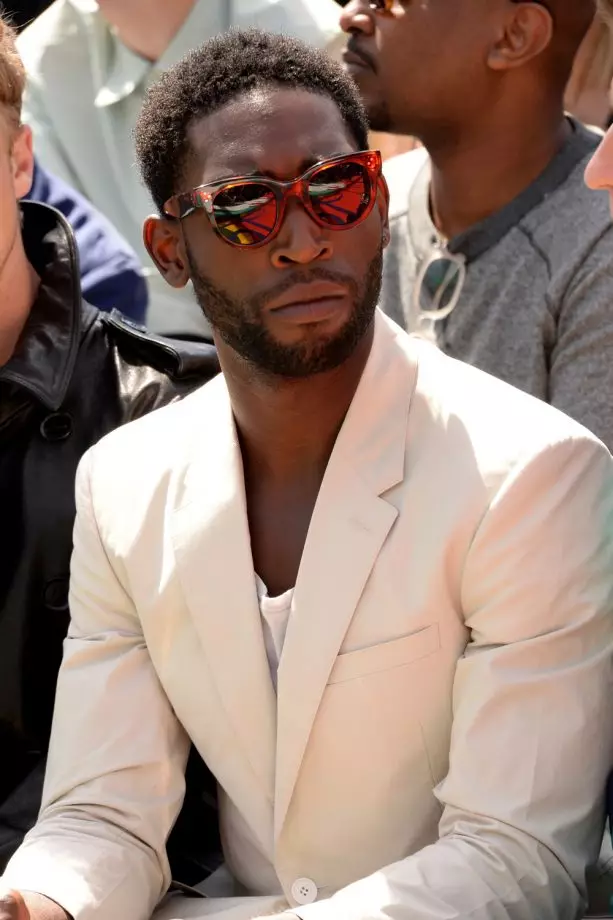 Tinie Temphah Yitabira Burberry Prorsum Impeshyi / Impeshyi 2015 Mubyegeranyo bya Londres: Abagabo