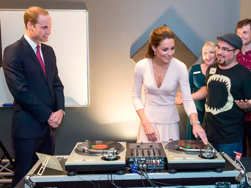 Kate Middleton og William prins snúa plötusnúðum í Ástralíu 30453_1