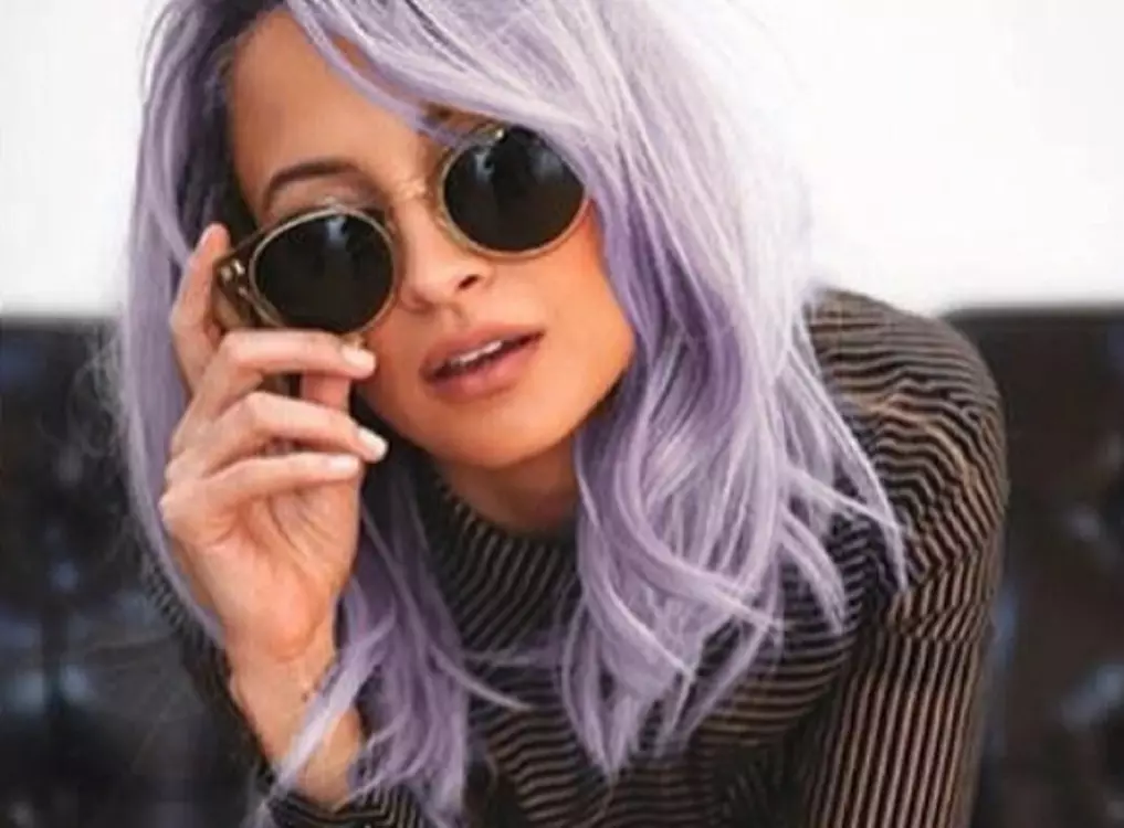 Si Nicole Richie ay Nag-debut ng Bagong Icy Blue na Buhok 30562_2