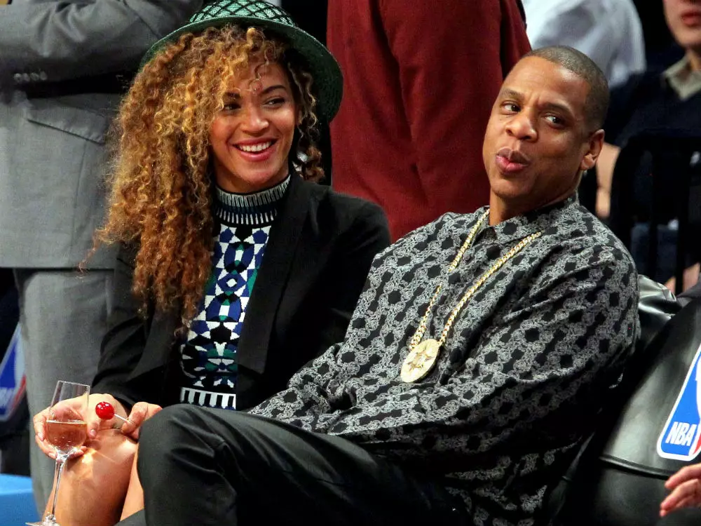 Beyoncé da Jay Z Sip Champange A Wasan Nets na Brooklyn 31240_1