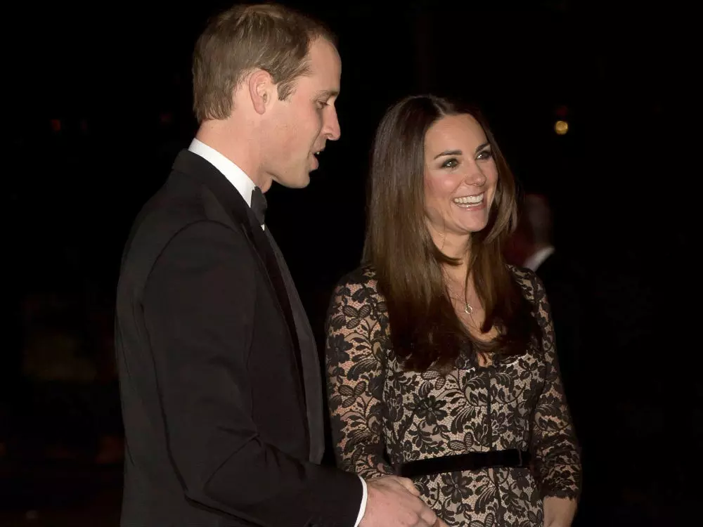 Kate Middleton se tout souri nan dat sinema ak Prince William 31300_1