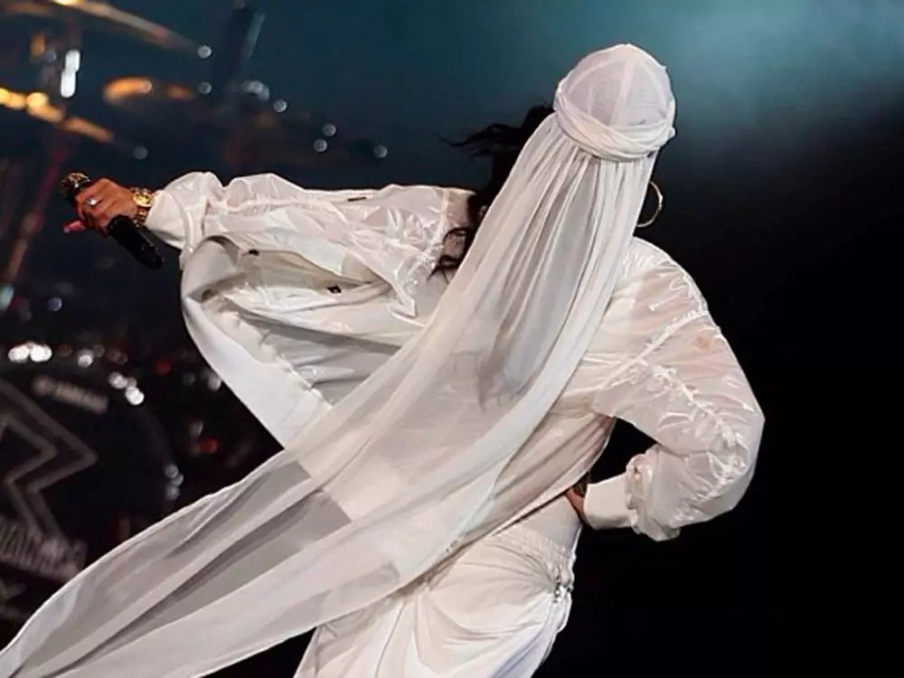 Rihanna požádala, aby opustila mešitu po focení v Abu Dhabi 31741_2