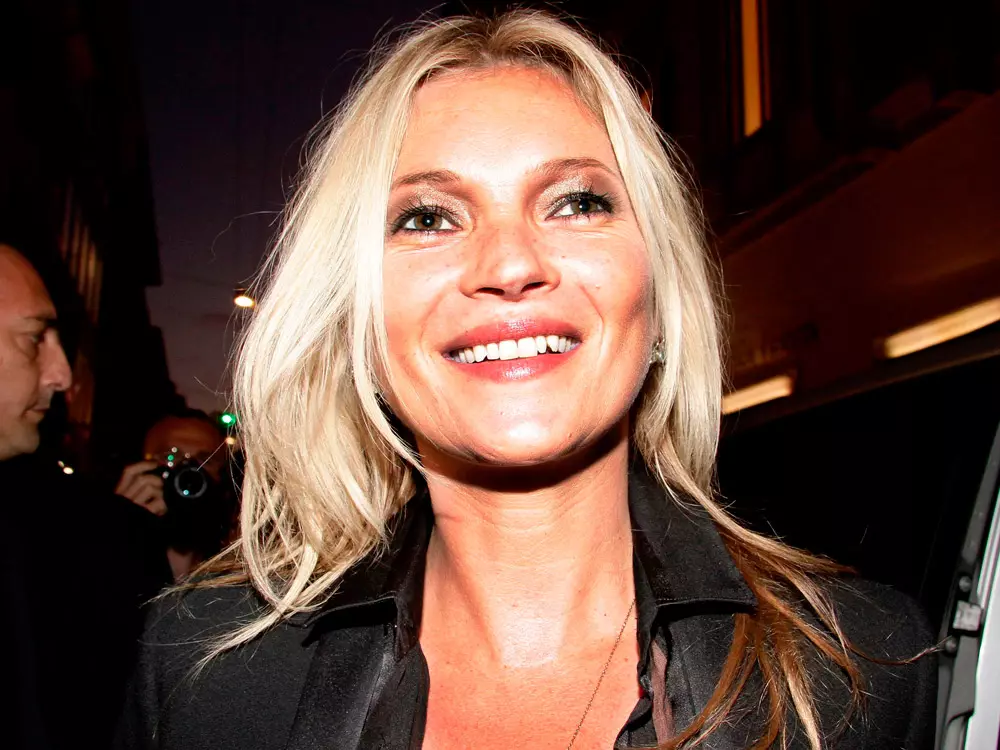 Kate Moss är stjärnattraktionen vid Stuart Weitzmans butiksöppning 31951_3