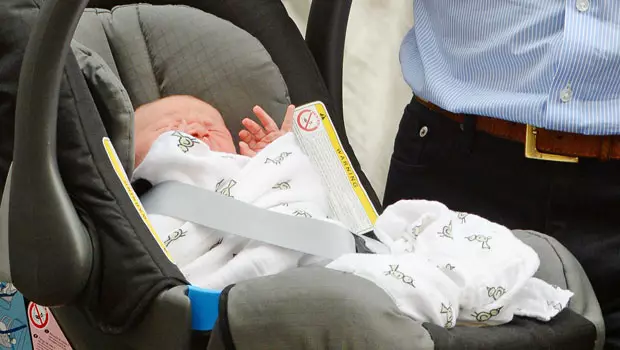 Uwe mbụ nke Prince George na-ere n'ịntanetị 32064_1