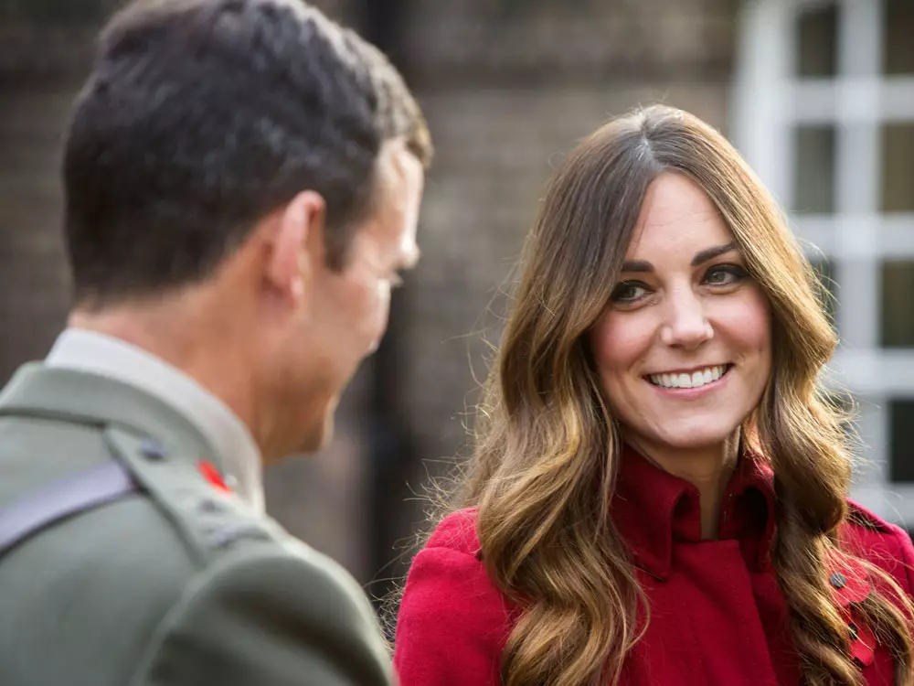 Kate Middleton ចាប់យកចំណង់ចំណូលចិត្តថ្មីដ៏ក្លាហាន... ហើយអ្នកនឹងមិនជឿថាវាជាអ្វីនោះទេ។ 32152_1