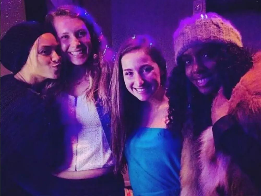 Zie het moment waarop Beyoncé een karaokesessie met Kelly Rowland crashte 32299_2